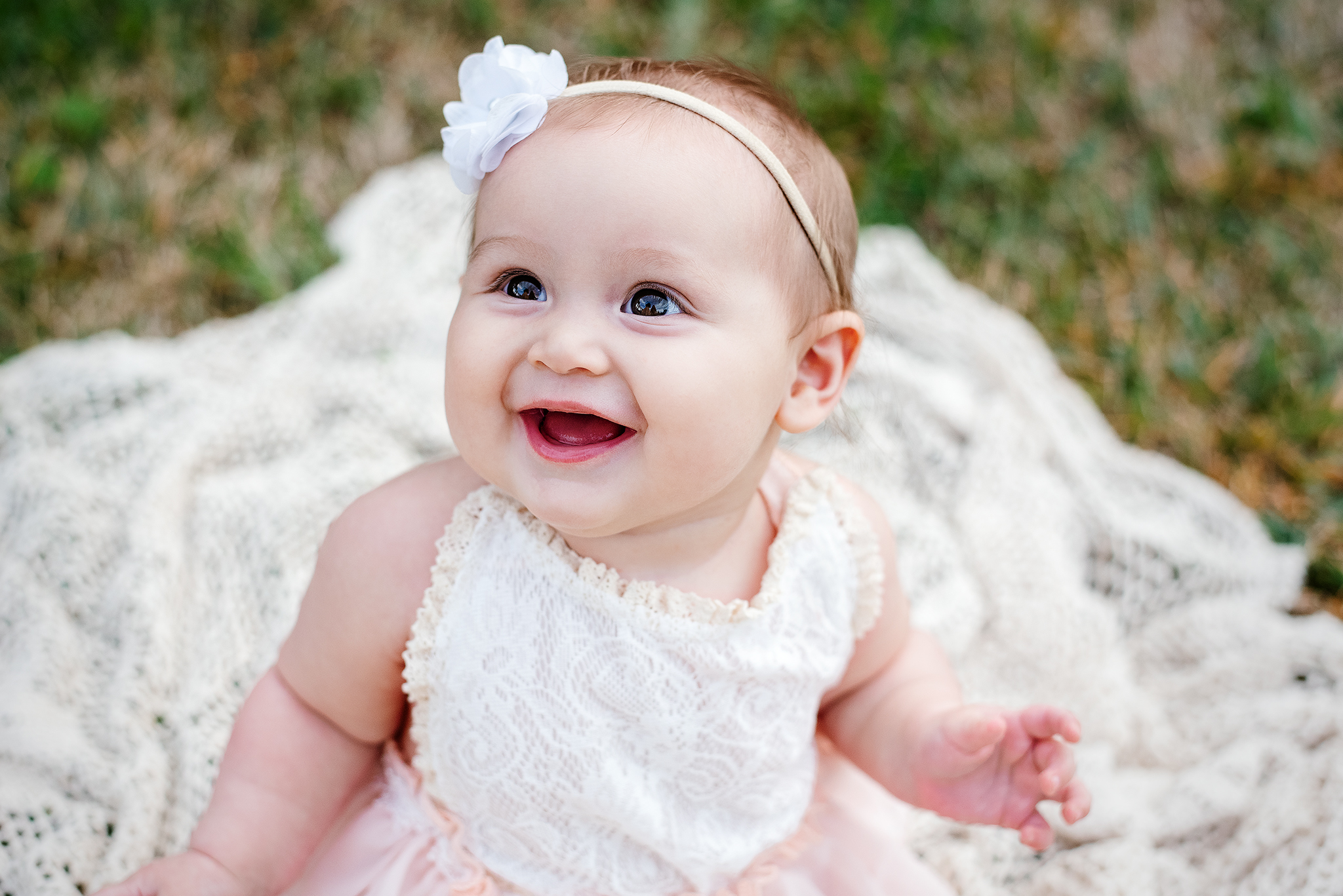 5 Ways to Photograph Your Non-Walking Toddler | erinelysephotography.com